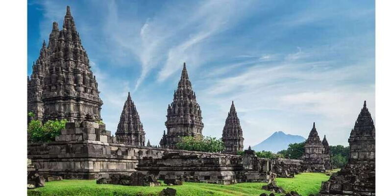Sultan Palace, Water Castle & Prambanan Temple Guided Tour - Deep Dive into What You’ll Experience