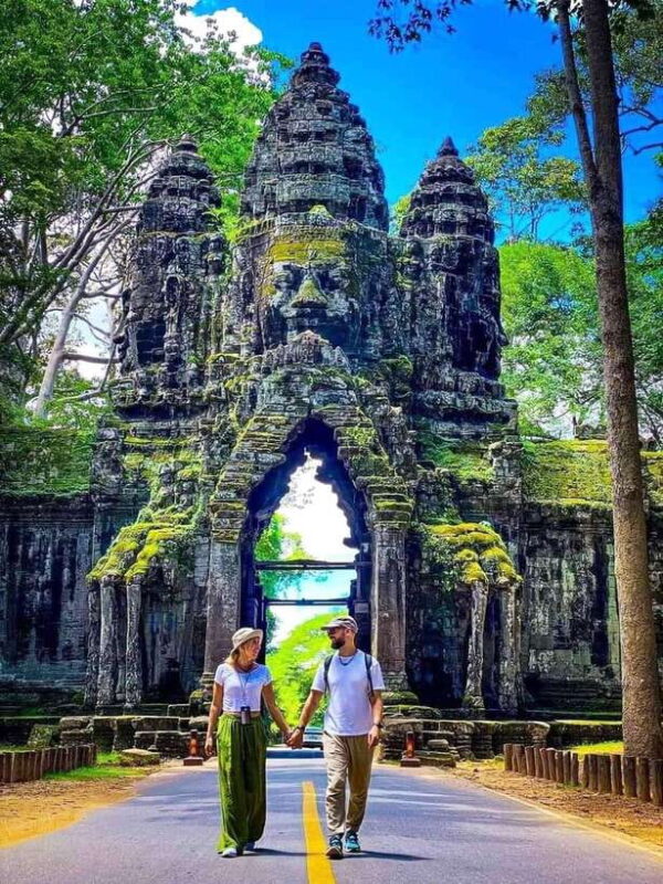 Sun-Kissed Angkor: A Journey from Light to Twilight - Key Points