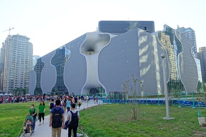 Sun Moon Lake and Qingjing Farm Tour Taichung City Hotel Pickup - Who is this tour best suited for?