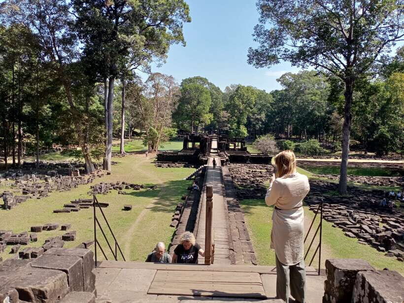 Sun Rise Small Group Day Tour in Temples of Angkor - What Reviewers Say About the Tour
