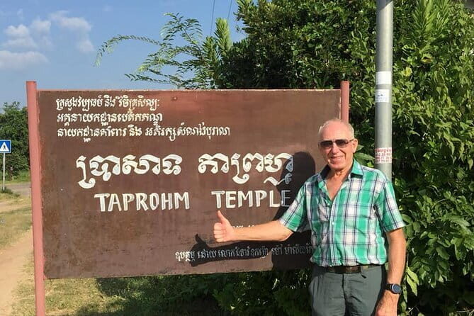 Sun Set in Angkor Wat, explore Bayon, Ta Prohm & Street Food - Starting with a bang: Visiting Angkor Thom and the South Gate