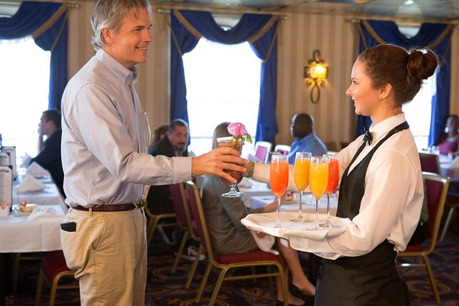 Sunday Brunch Riverboat Cruise in Savannah - The Pros and Cons