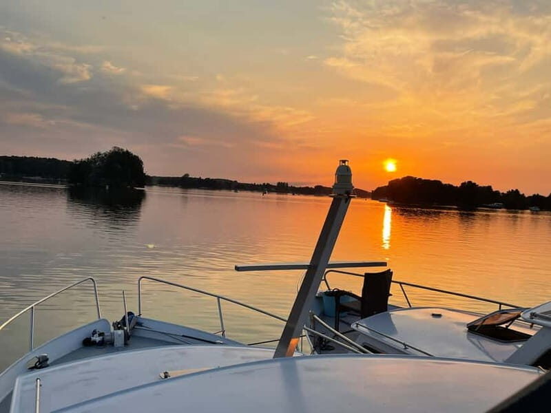 Sundowner, 2-hour sunset boat tour with skipper. - An In-Depth Look at the Sunset Boat Experience