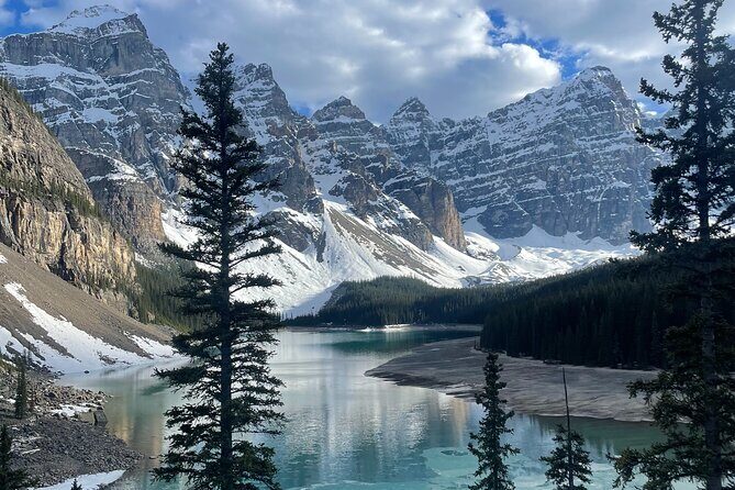 Sunrise Adventure: Alpenglow at Moraine Lake & Lake Louise - FAQ