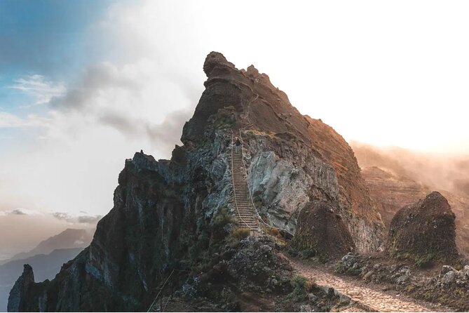 Sunrise and Self-Guided Hike From Pico Do Arieiro to Pico Ruivo. - Meeting and Pickup Details