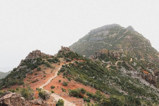 Sunrise and Self-Guided Hike From Pico Do Arieiro to Pico Ruivo. - Transportation and Timing Considerations