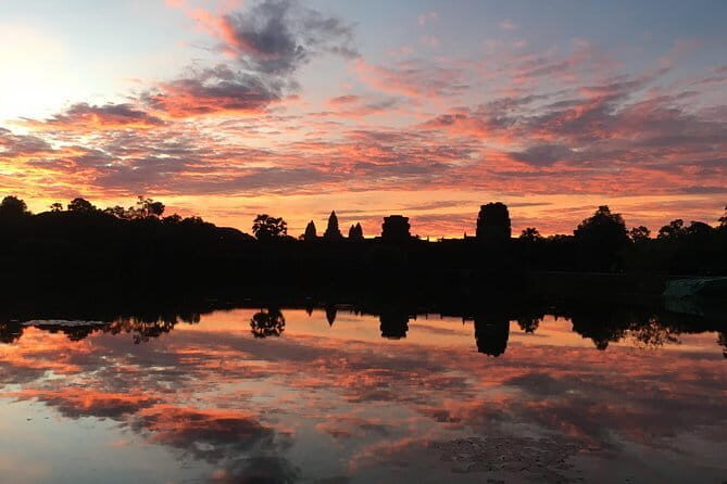 Sunrise Angkor Wat Temple Half Day Tour (Join-In tour) - Who Should Consider This Tour?