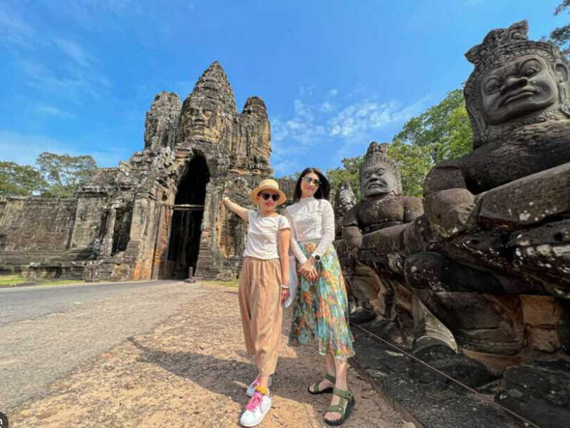Sunrise at Angkor Wat and Small Tour with Tours Guide - The Sum Up