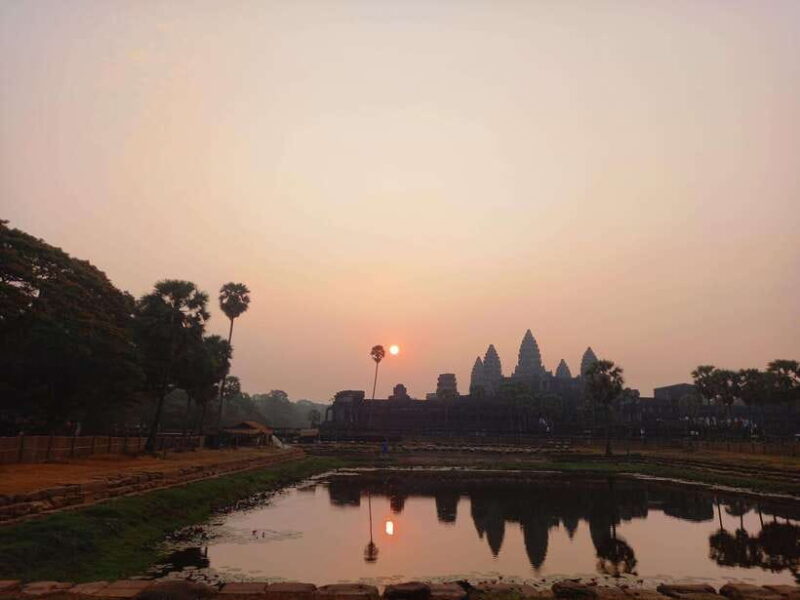 Sunrise at Angkor Wat, explore other temples with a Spanish-speaking guide. - Key Points