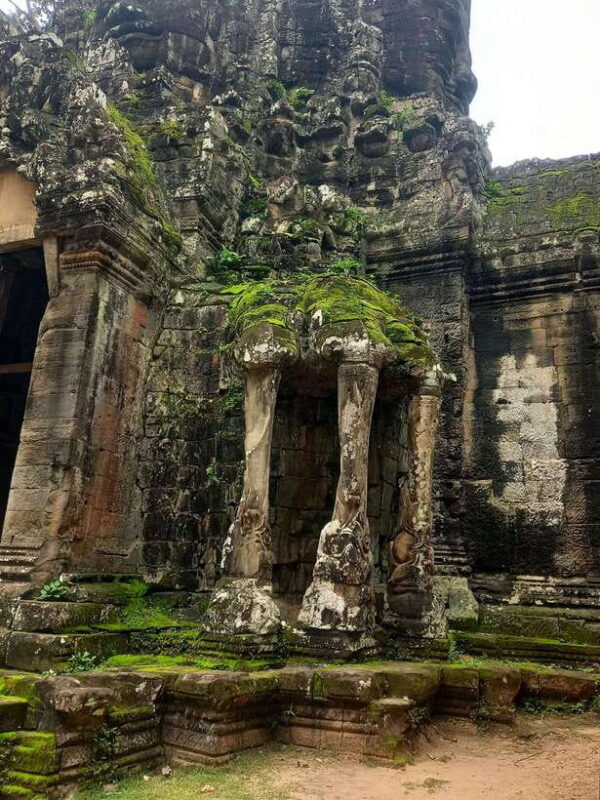 Sunrise at Angkor Wat, explore other temples with a Spanish-speaking guide. - Exploring Angkor Wat: The Worlds Largest Religious Monument