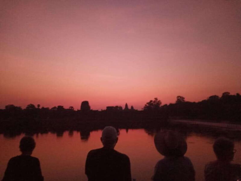 Sunrise at Angkor Wat with a sharing group - Who Will Benefit?