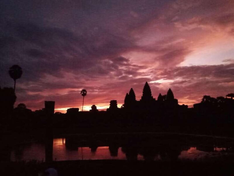 Sunrise at Angkor Wat with a sharing group - Final Thoughts