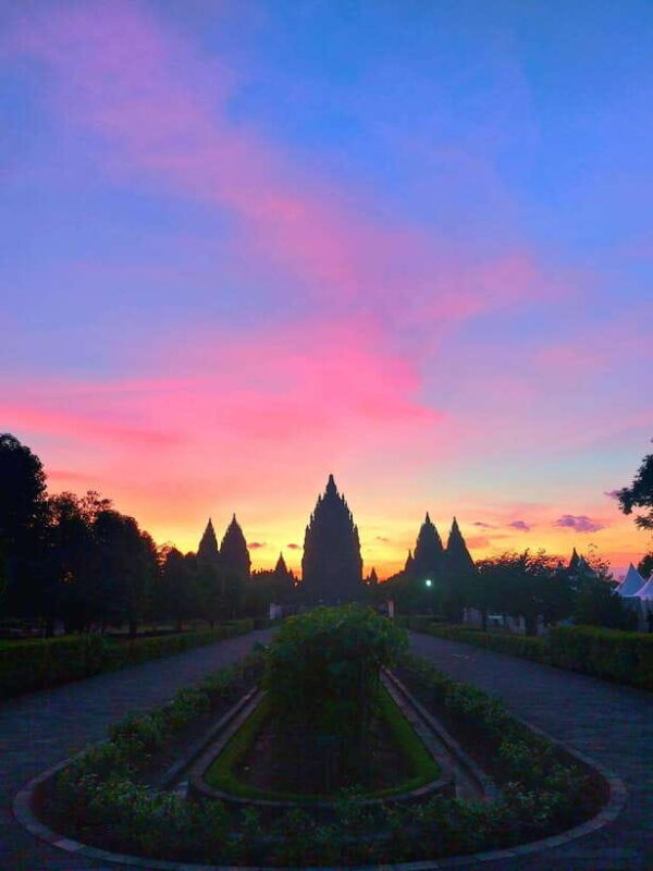 Sunrise/Day Tour: Borobudur-Prambanan-Volcano Terrace View - Who Should Consider This Tour?