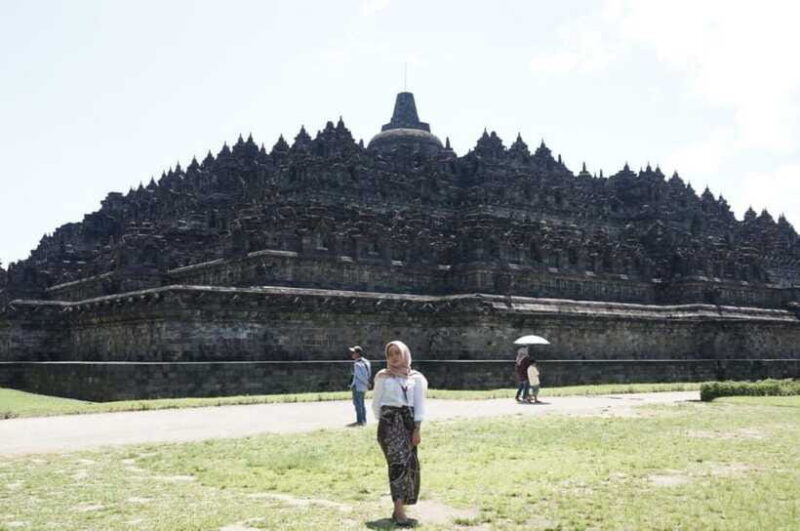 Sunrise Setumbu, Borobudur & Prambanan Temple Tour - FAQ