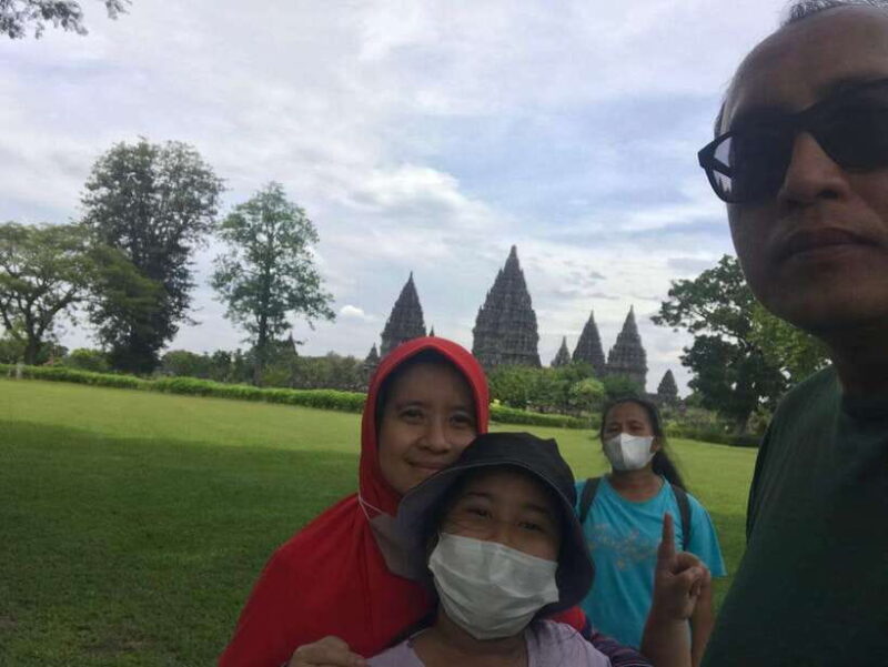 Sunrise Setumbu Hill, Borobudur & Prambanan Temple - FAQs