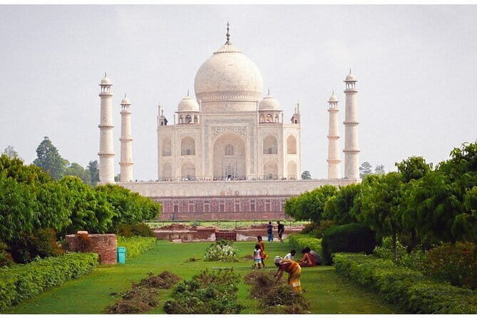 Sunrise Taj Mahal, Agra Fort, Red Taj and Moonlit Garden Private Tour - Starting with the Taj Mahal at Sunrise