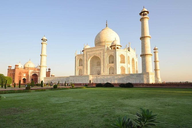 Sunrise Taj Mahal Tour By Car from Delhi - Private Tour - The Value of a Guided Experience