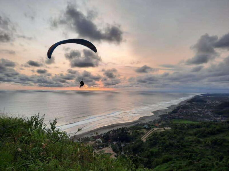 Sunset Adventure at Parangtritis Paragliding - Key Points