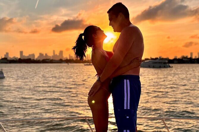 Sunset and Night Cruise of the Miami Bay Skyline on a Yacht - The Itinerary: What to Expect at Each Stop
