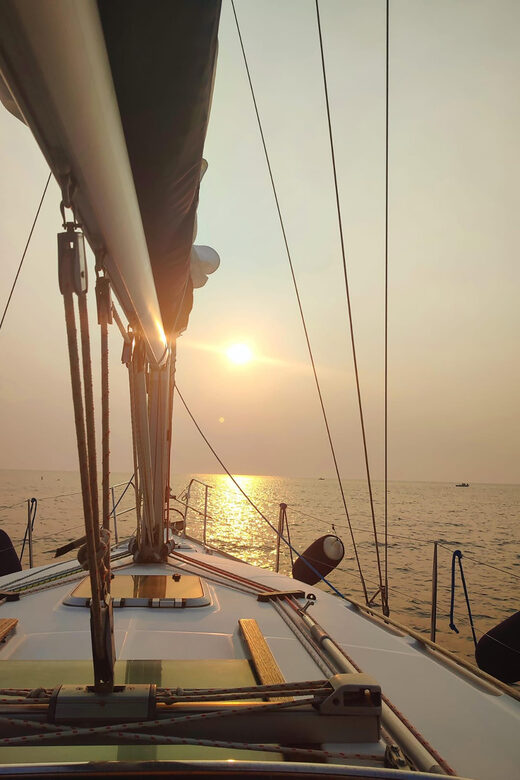 SUNSET - aperitif on a sailing boat - A Closer Look at the Experience