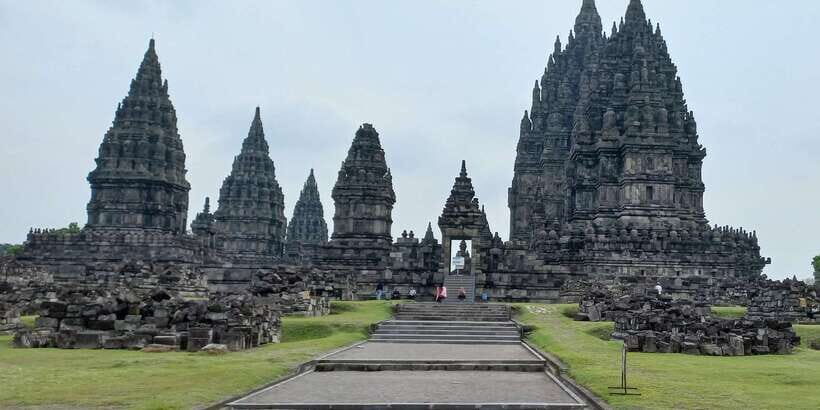 Sunset at Prambanan & Including Ticket Ramayana Ballet Show - Practical Details and What to Expect