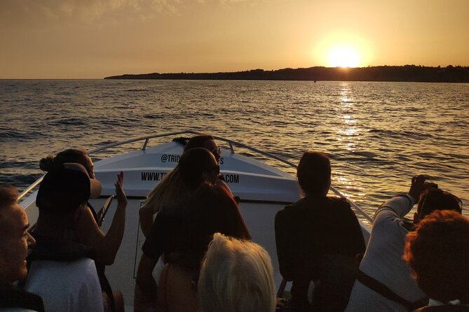 Sunset Benagil Caves Boat Tour From Armacao De Pera - Capturing the Beauty of the Algarve Coast