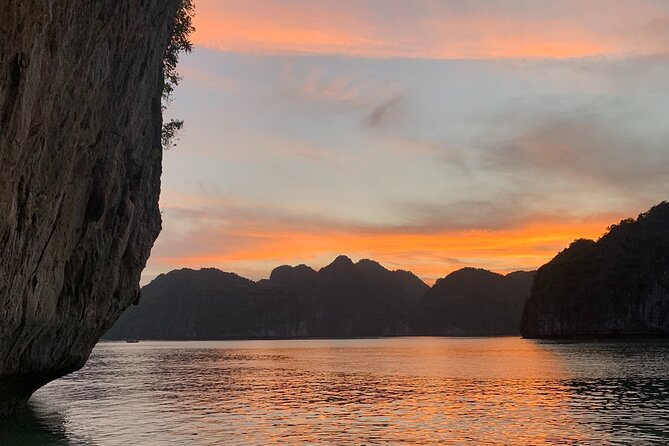Sunset & Bioluminescent Plankton Kayaking Lan Ha bay - Key Points