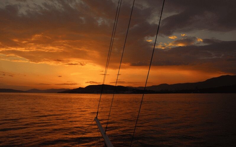 Sunset Boat Cruise Split - Sunset Boat Cruise Split: A Relaxing Seaside Escape in Croatia