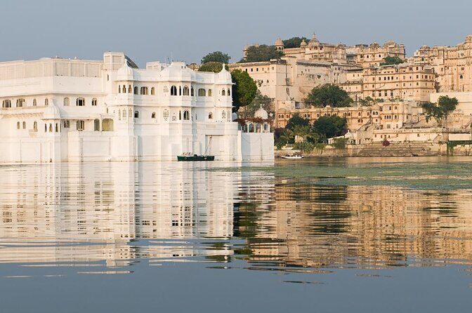 Sunset Boat Ride On Lake Pichola In Udaipur - Key Points