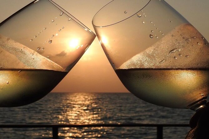 Sunset boat tour in Sesimbra - Key Points