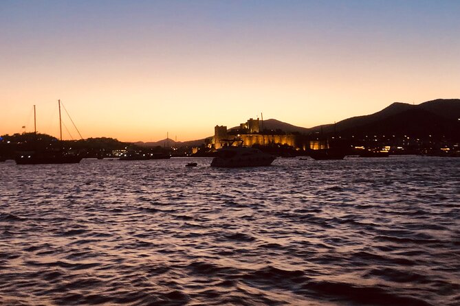 Sunset Boat Trip including Dinner - Key Points