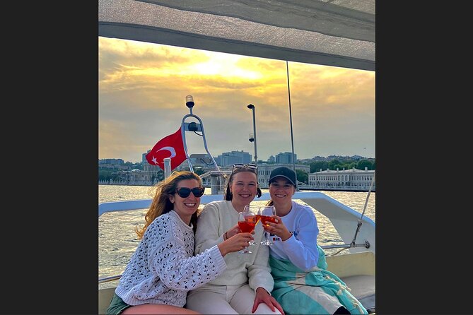 Sunset Bosphorus Yacht Tour in Istanbul - Key Points