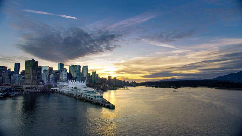Sunset Bus Tour: Stanley Park & English Bay Photostops - An In-Depth Look at the Sunset Bus Tour