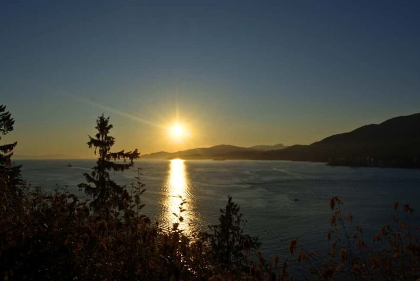Sunset Bus Tour: Stanley Park & English Bay Photostops - Frequently Asked Questions