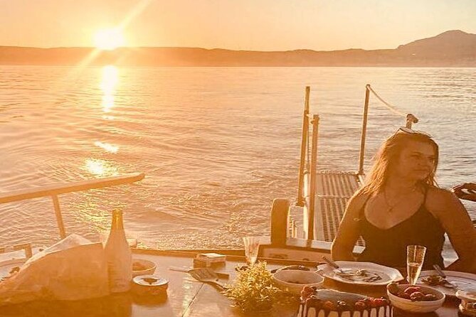 Sunset by Estepona Bay + Bottle of Cava + Appetizer - FAQ