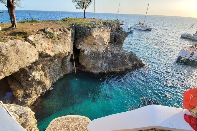 Sunset Catamaran cruise, Snorkeling and Rick's Cafe from Mobay - FAQ