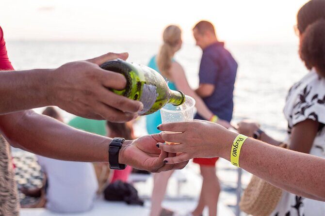 Sunset Cruise in Los Cabos with Jazz and Wine - The Crew and Atmosphere