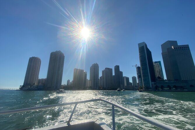 Sunset Cruise of Biscayne Bay Millionaire Homes & Cash Bar - Practical Insights on the Experience
