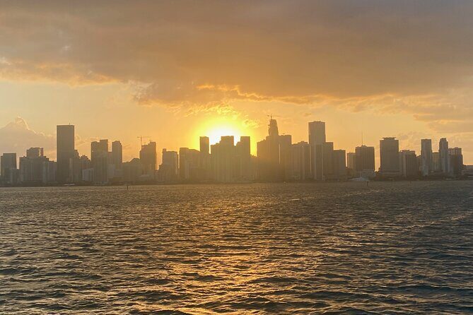 Sunset Cruise of Biscayne Bay Millionaire Homes & Cash Bar - For Whom Is This Tour Best?