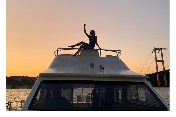 Sunset Cruise on Luxury Yacht in Istanbul Bosphorus - Detailed Breakdown of the Itinerary and Landmarks