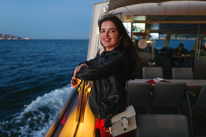 Sunset Cruise on Tagus River With Welcome Drink Included - Exploring the Tagus River Landmarks