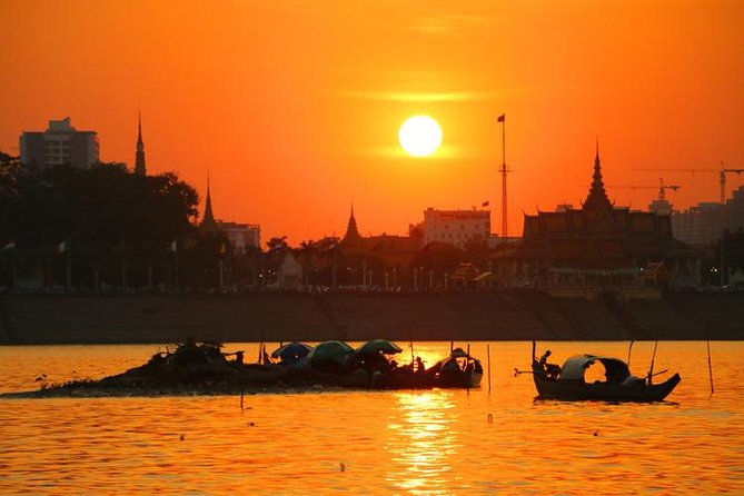 Sunset Cruise with unlimited beer & soft drinks -English speaking guide on board - Authenticity and Genuine Value