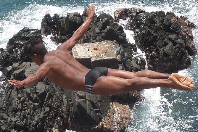 Sunset Dinner and Cliff Divers in Acapulco - Frequently Asked Questions