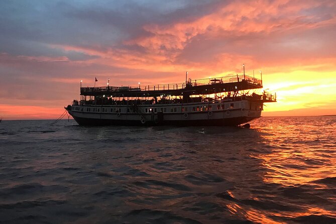 Sunset Dinner and drinks with a Floating Village cruise - Who Should Consider This Tour?