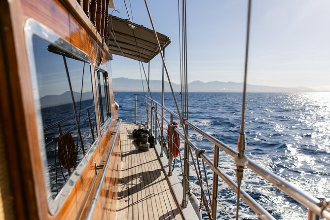 Sunset Dinner Cruise: Sunset, Swim, Drinks, and Dinner Onboard - Meeting and Departure Details