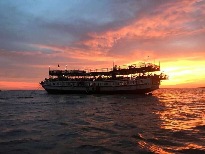 Sunset Dinner Tour: Tonle Sap Lake Floating Village - Visiting the Lotus Farm