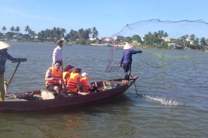 Sunset Eco and BBQ Dinner in Cruise Boat - Who Should Consider This Tour?
