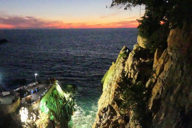 Sunset + High Cliff Divers La Quebrada at La Perla - Only Drinks - Who Would Love This Experience?