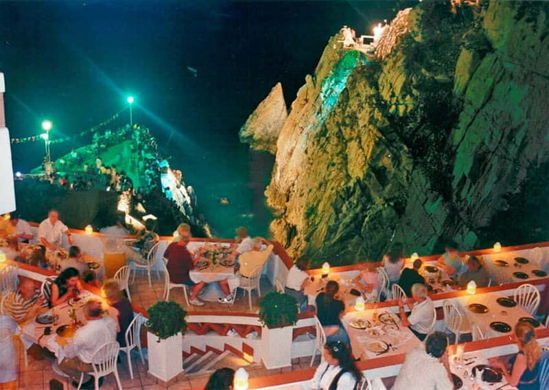 *Sunset High Diver Show 3Course Dinner 2 Drinks Diff Options - Transportation and Group Size
