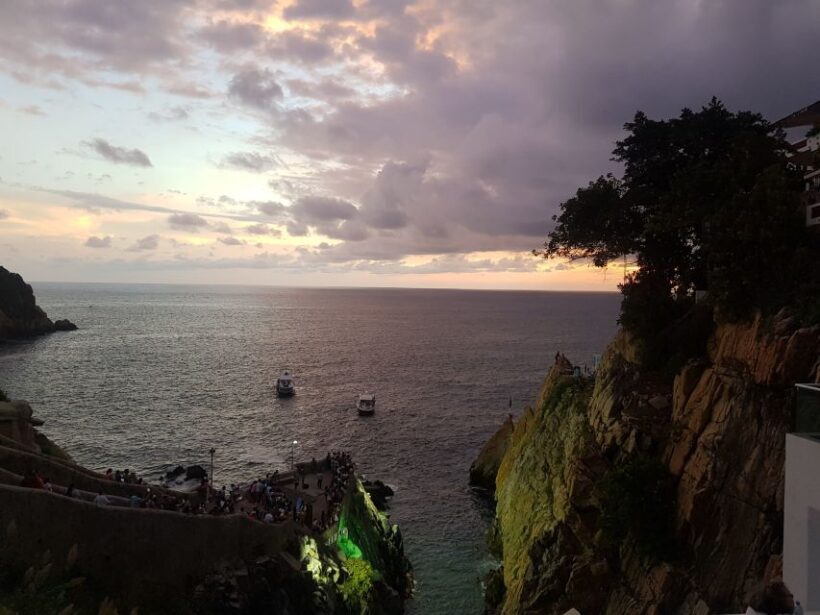 *Sunset High Diver Show 3Course Dinner 2 Drinks Diff Options - Authenticity and Reviews